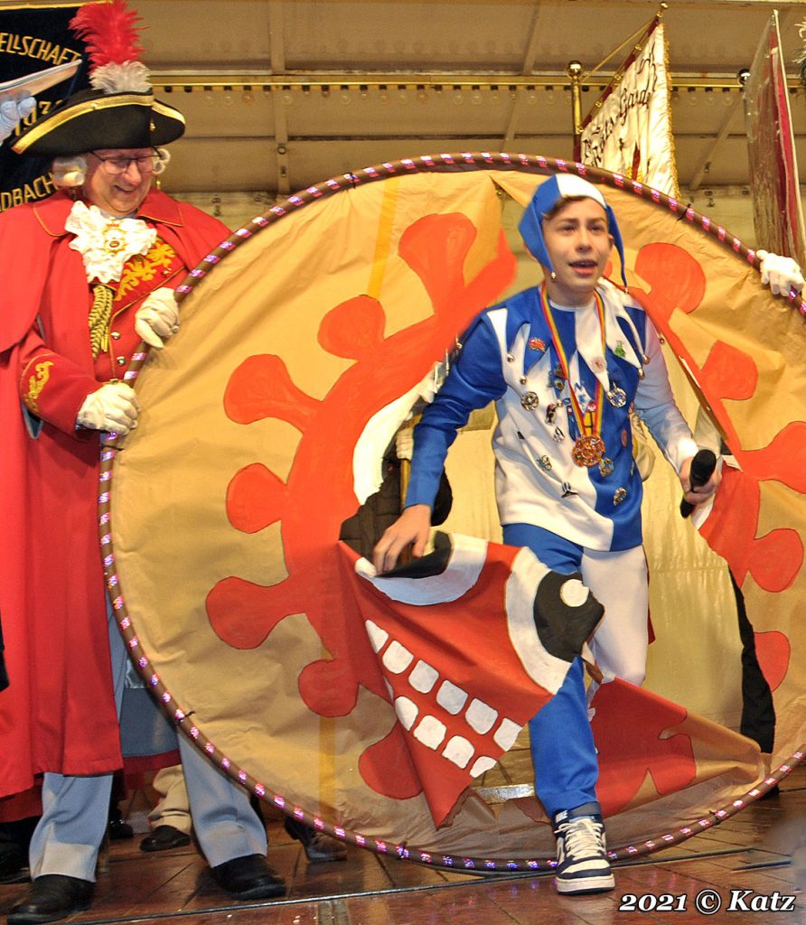 Traditionelles Hoppeditzerwachen auf dem Sonnenhausplatz | Rheinischer ...