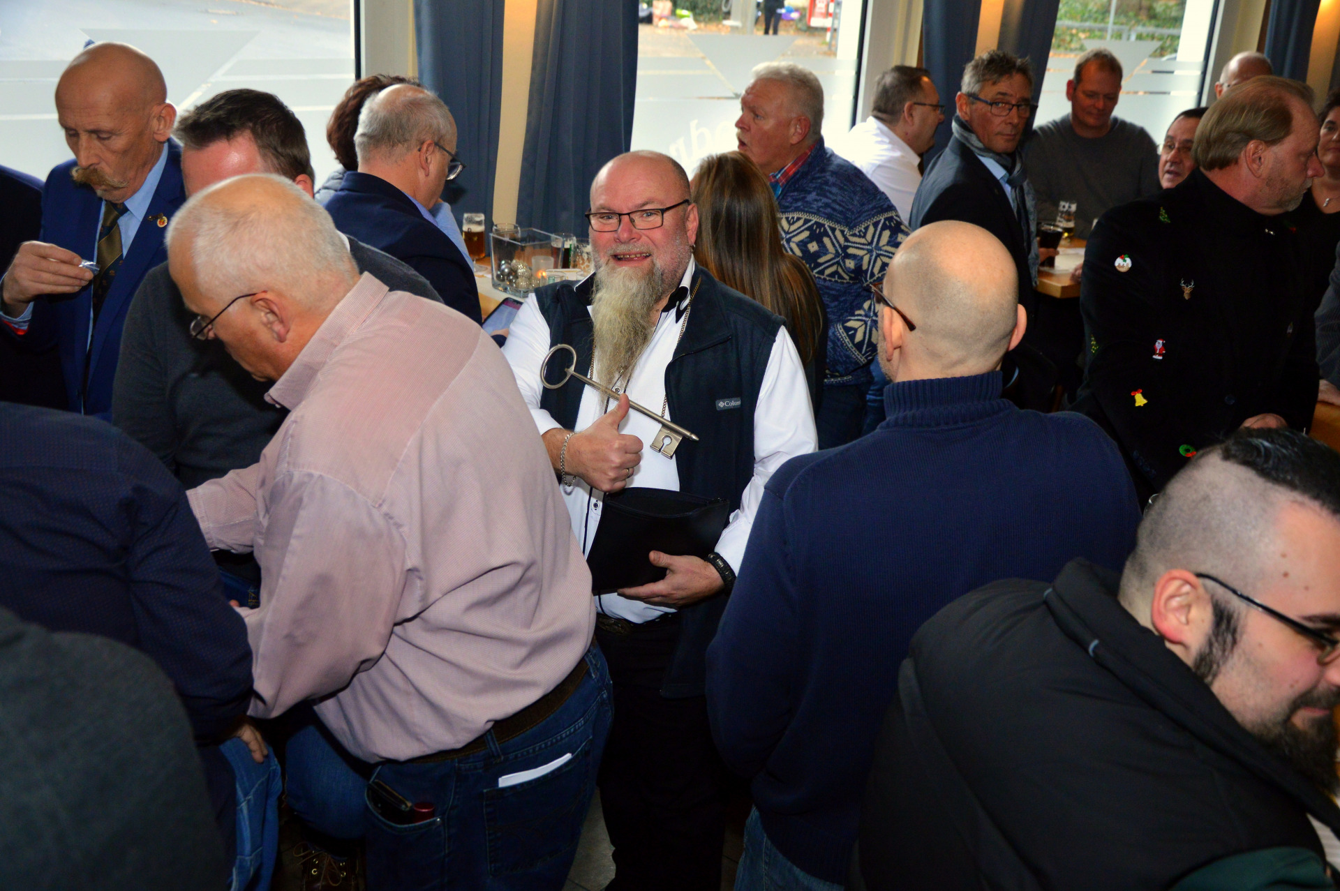 Mit viel Kraft – Ein Roahser wird zum neuen Roahser Häer gekürt ...