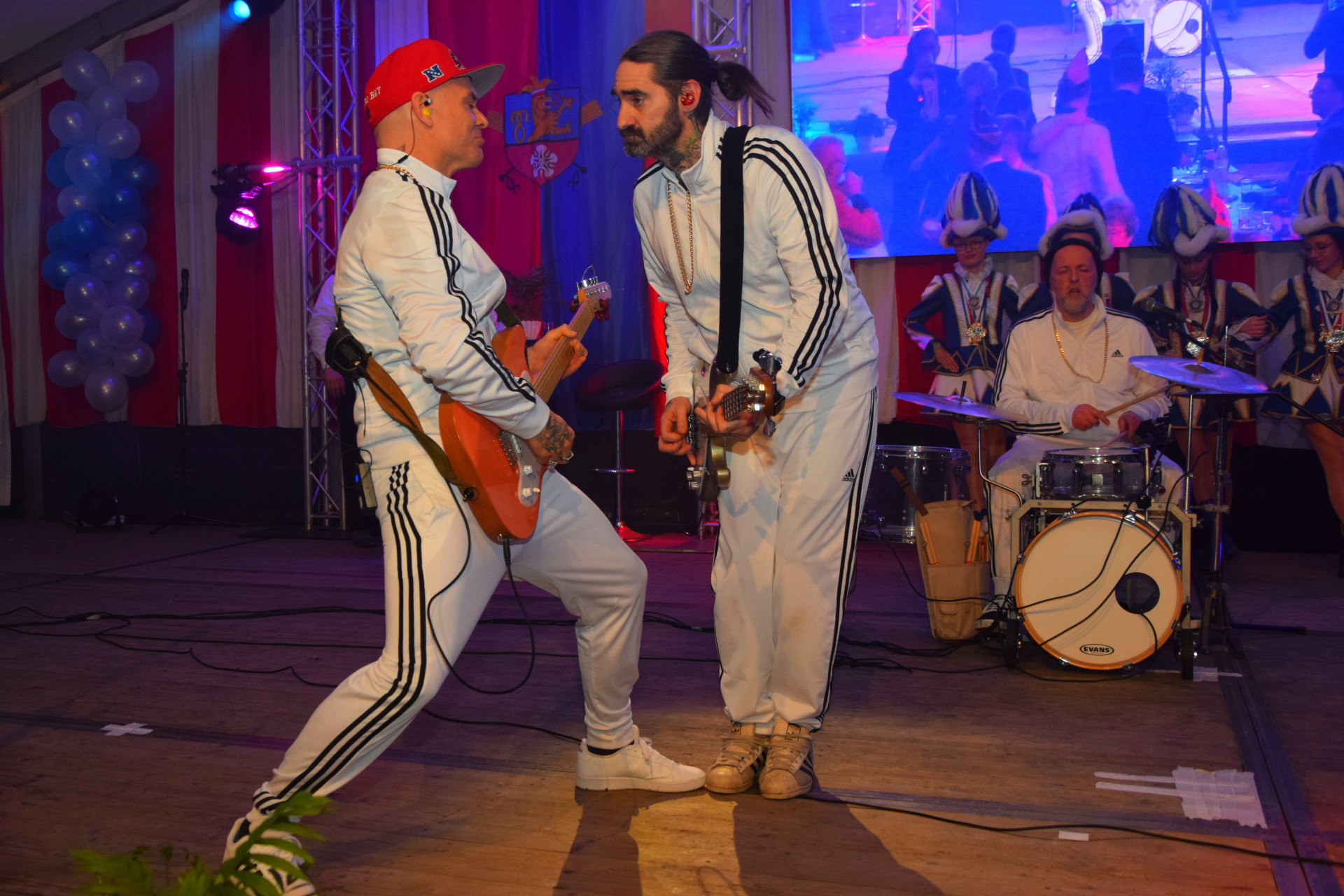 Die Blau-Wette Jonges starteten erfolgreich im Winterzelt | Rheinischer ...