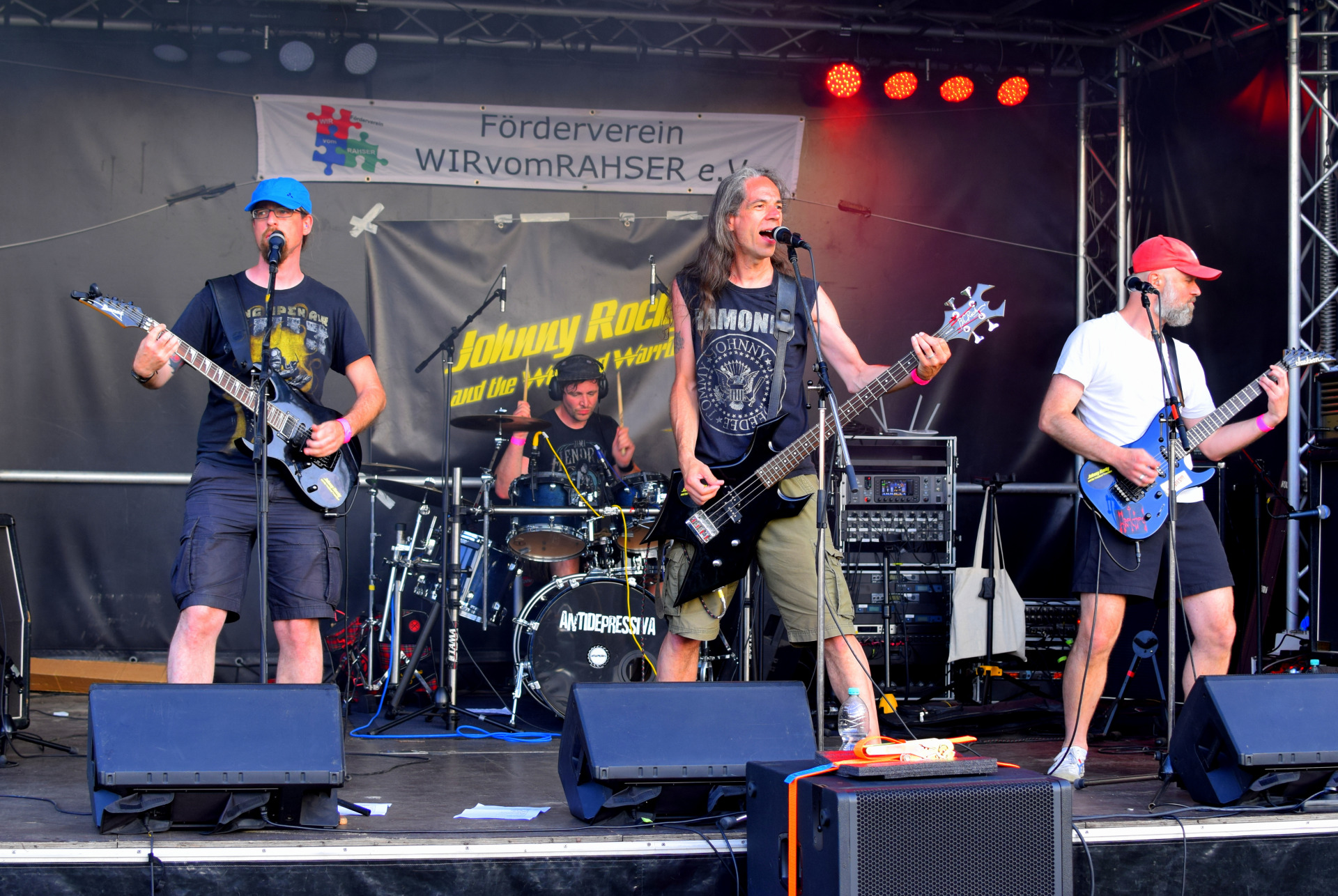 Das Rahser-Open-Air-Festival-Jubiläum wurde zum explosiv-rockigen Abend ...